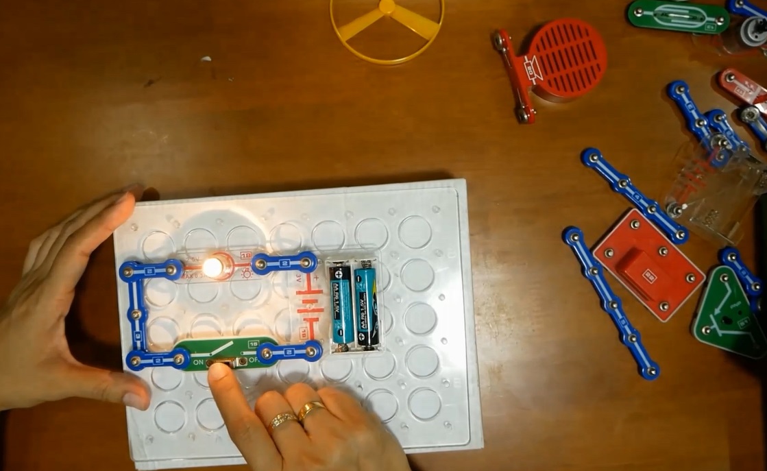 Electronic Circuit Lab - Kids Evolution